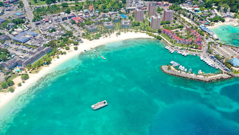 Runaway Bay Vacations - Vacation Packages & Cheap Last Minute All ...